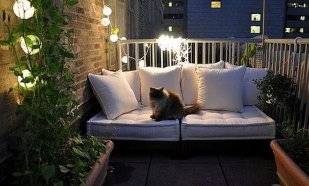 30+ Best Ideas To Change Your Balcony Decor Into A Romantic Design