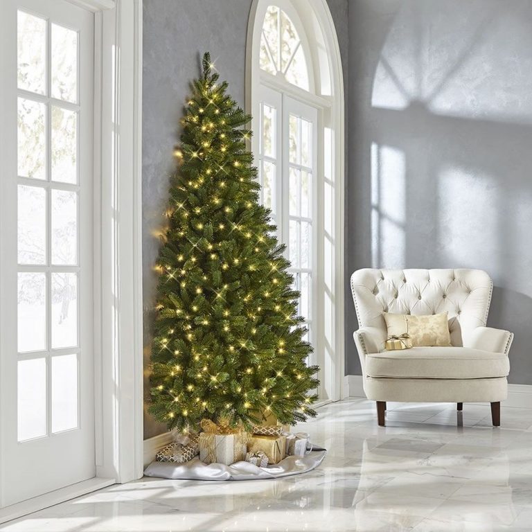 20+ Festive Christmas Wall Trees To Copy Right Now