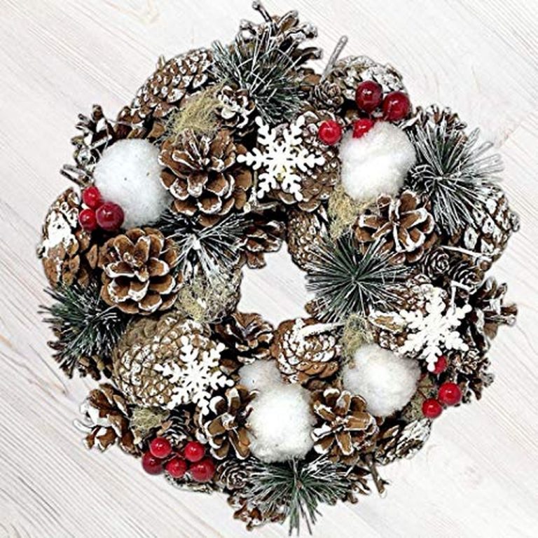 20+ Welcoming Country Christmas Wreath Ideas For Your Front Door