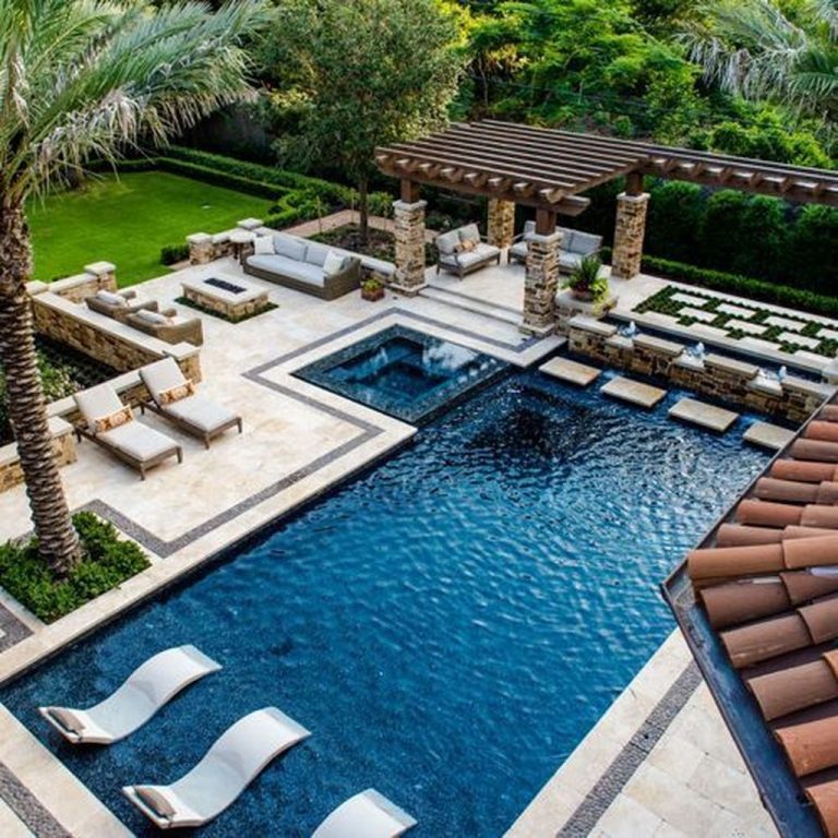 30+ Comfy Pool Seating Ideas For Your Outdoor Decoration