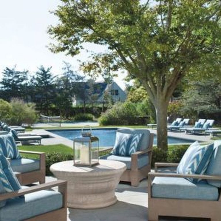 30+ Comfy Pool Seating Ideas For Your Outdoor Decoration