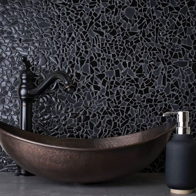 20+ Impressive Black Floor Tiles Design Ideas For Modern Bathroom