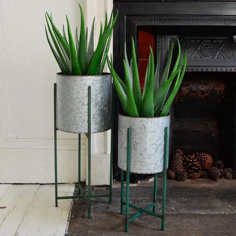 30+ Marvelous Small Planters Ideas To Maximize Your Interior Design