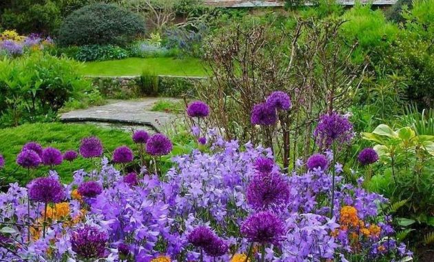 20+ Stunning Small Flower Gardens And Plants Ideas For Your Front Yard