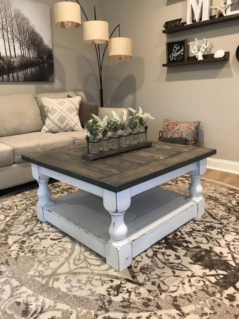 30+ Rustic Farmhouse Table Ideas To Use In The Decor
