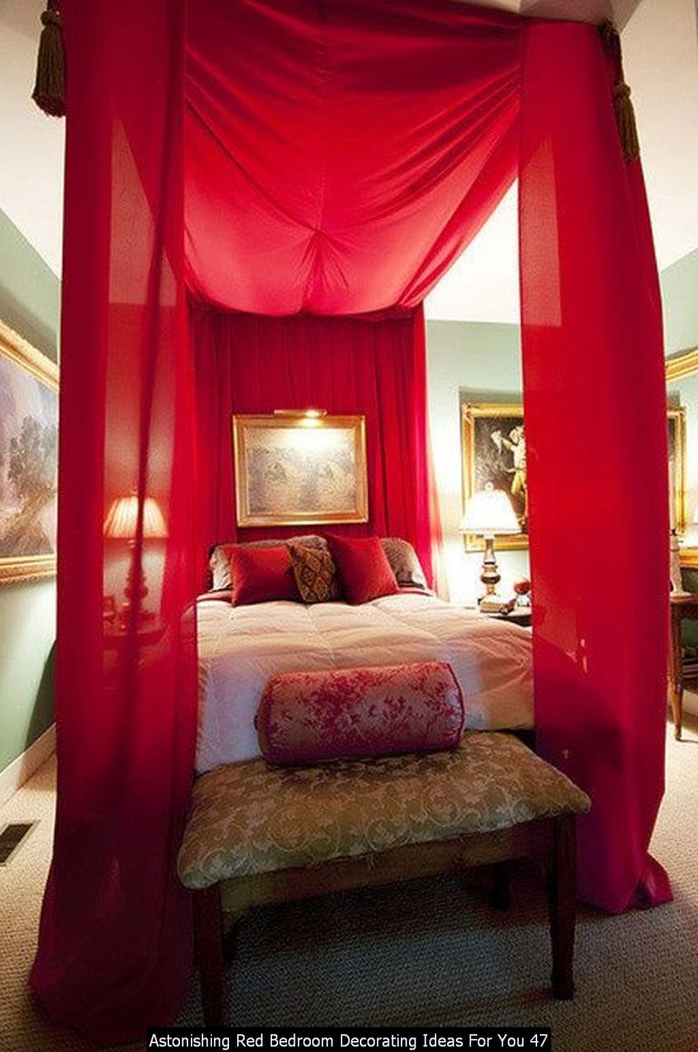 20+ Astonishing Red Bedroom Decorating Ideas For You